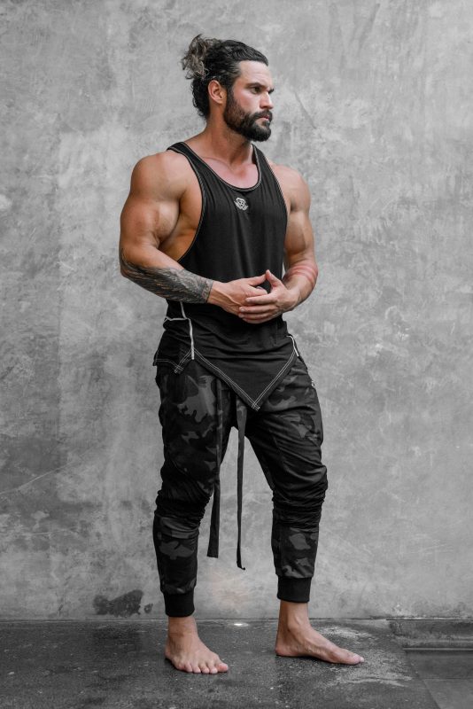 RAVIC Atlantis Tank – Black & White Details – Body Engineers